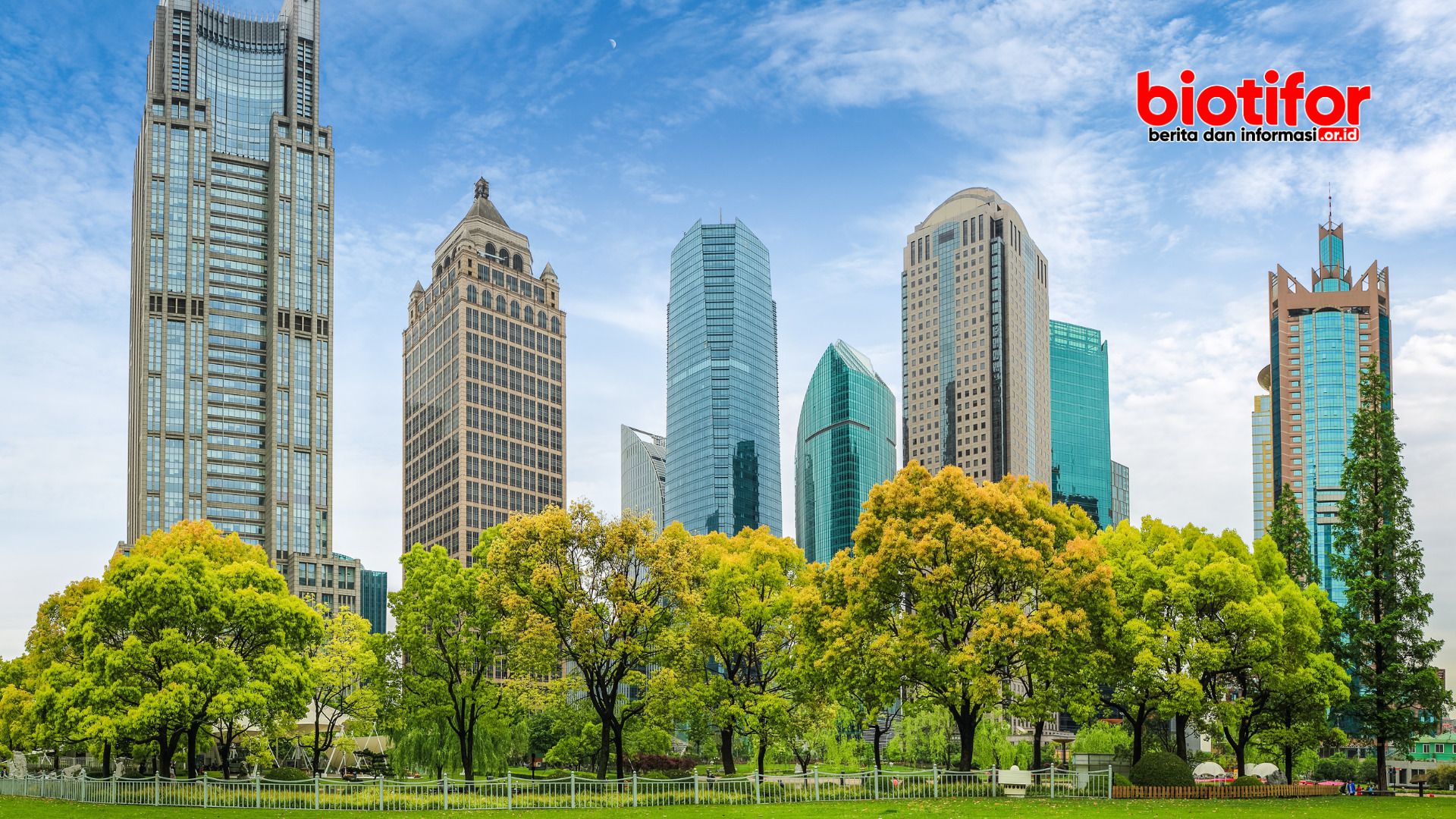 Keuntungan Penghijauan di kota kota antara lain karena Tanaman - Biotifor